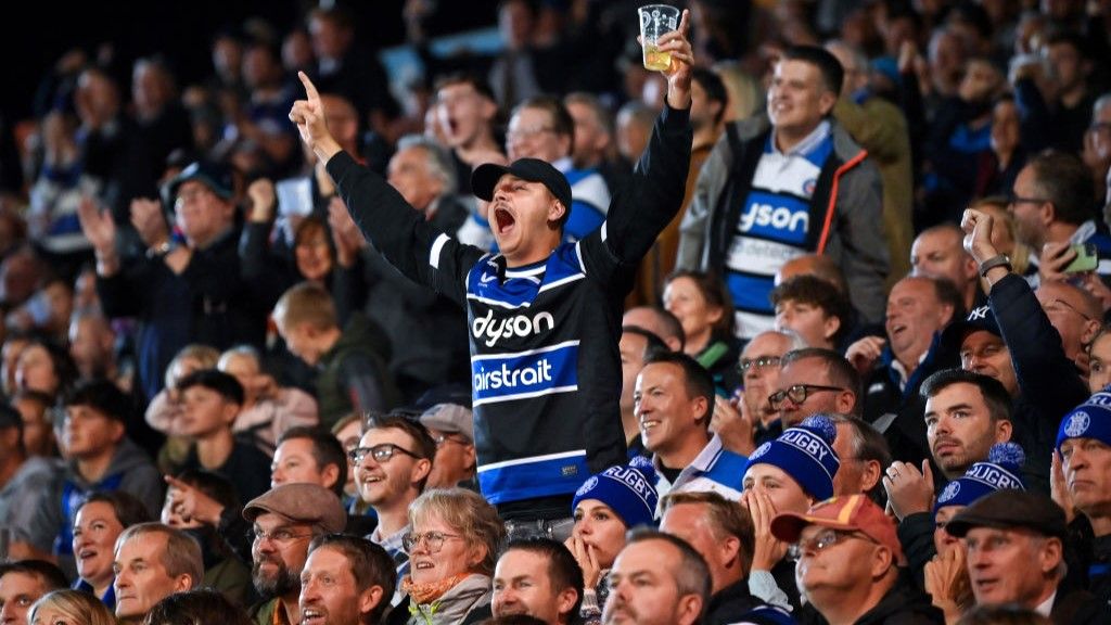 Crowd segregation – Eclectic Blue